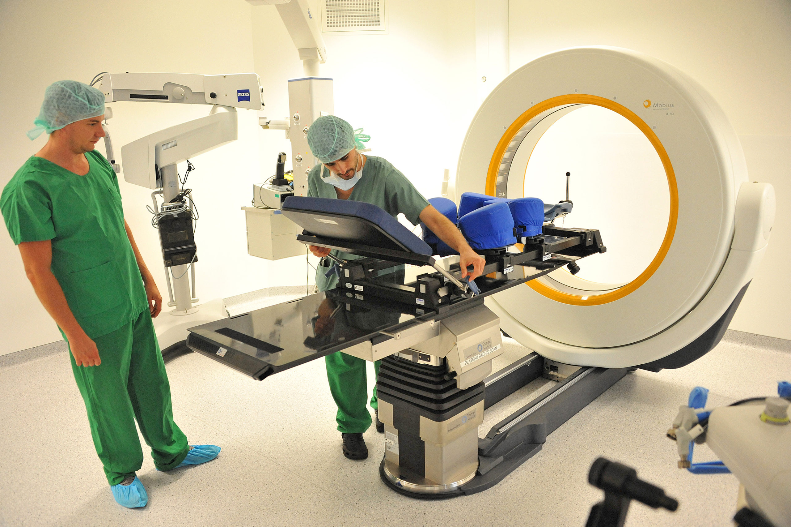 Un scanner mobile pour la chirurgie à la Timone - Docteur Imago