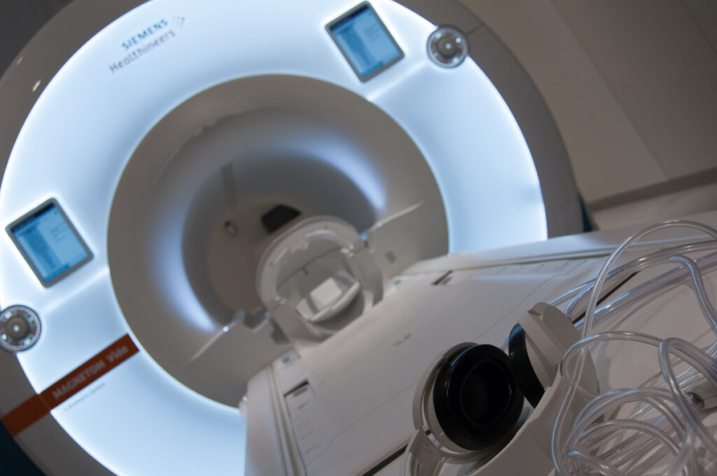 L’IRM 3 T qui veut optimiser les images et le flux de patients - Docteur Imago