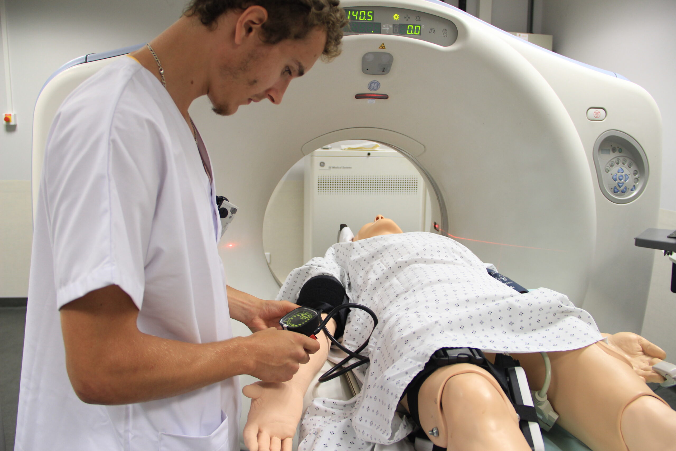 Des manipulateurs en formation perpétuelle - Tech Imago