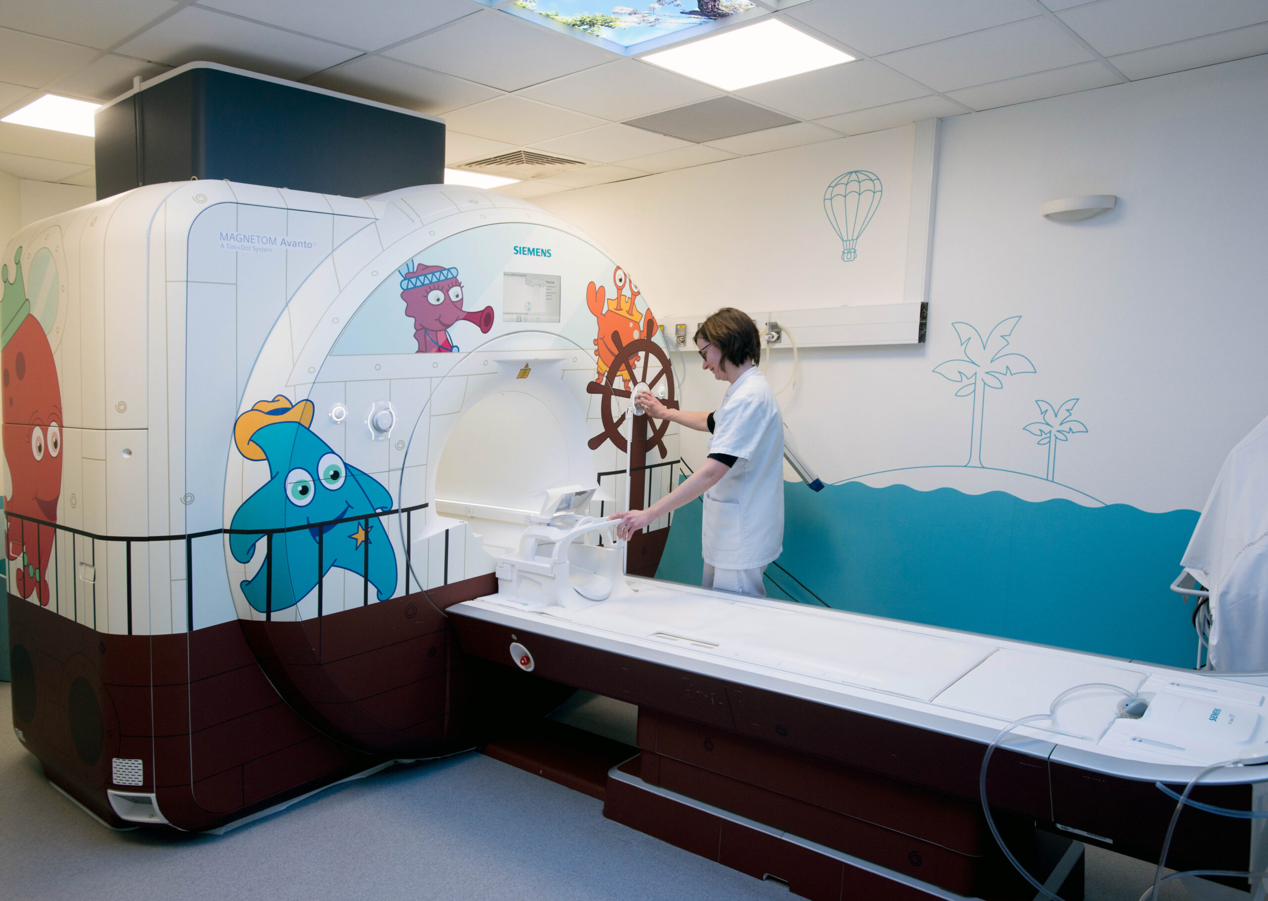 Une approche centrée sur l'enfant réduit l'anxiété lors d'un examen d'IRM - Tech Imago